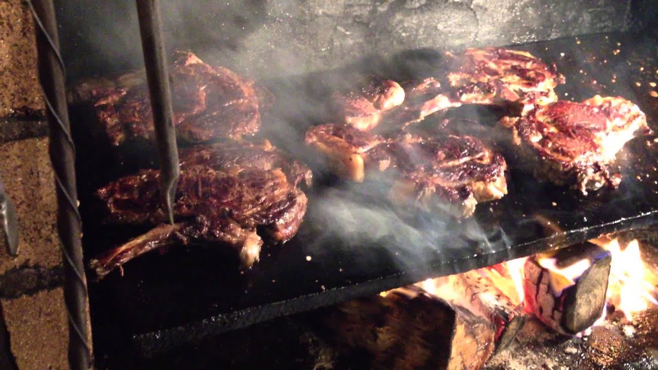 Chez Robert et Louise in Paris - YouTube