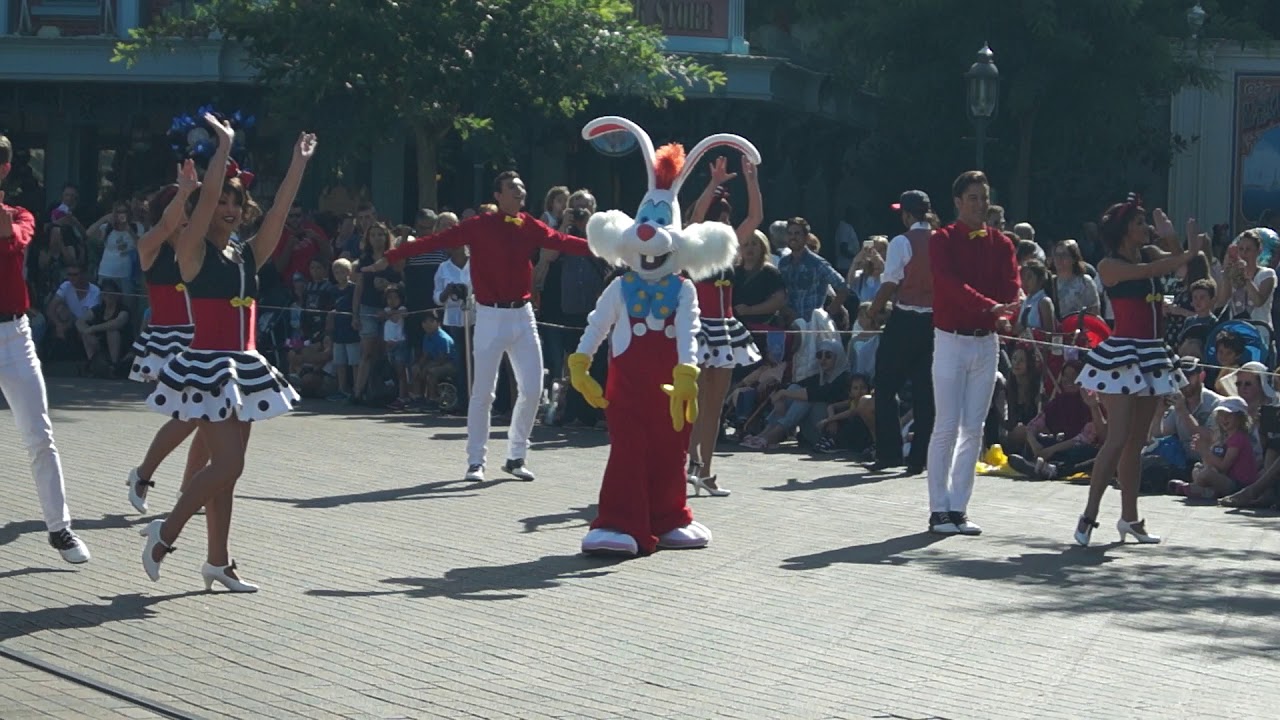 Roger Rabbit at Disneyland Paris - YouTube