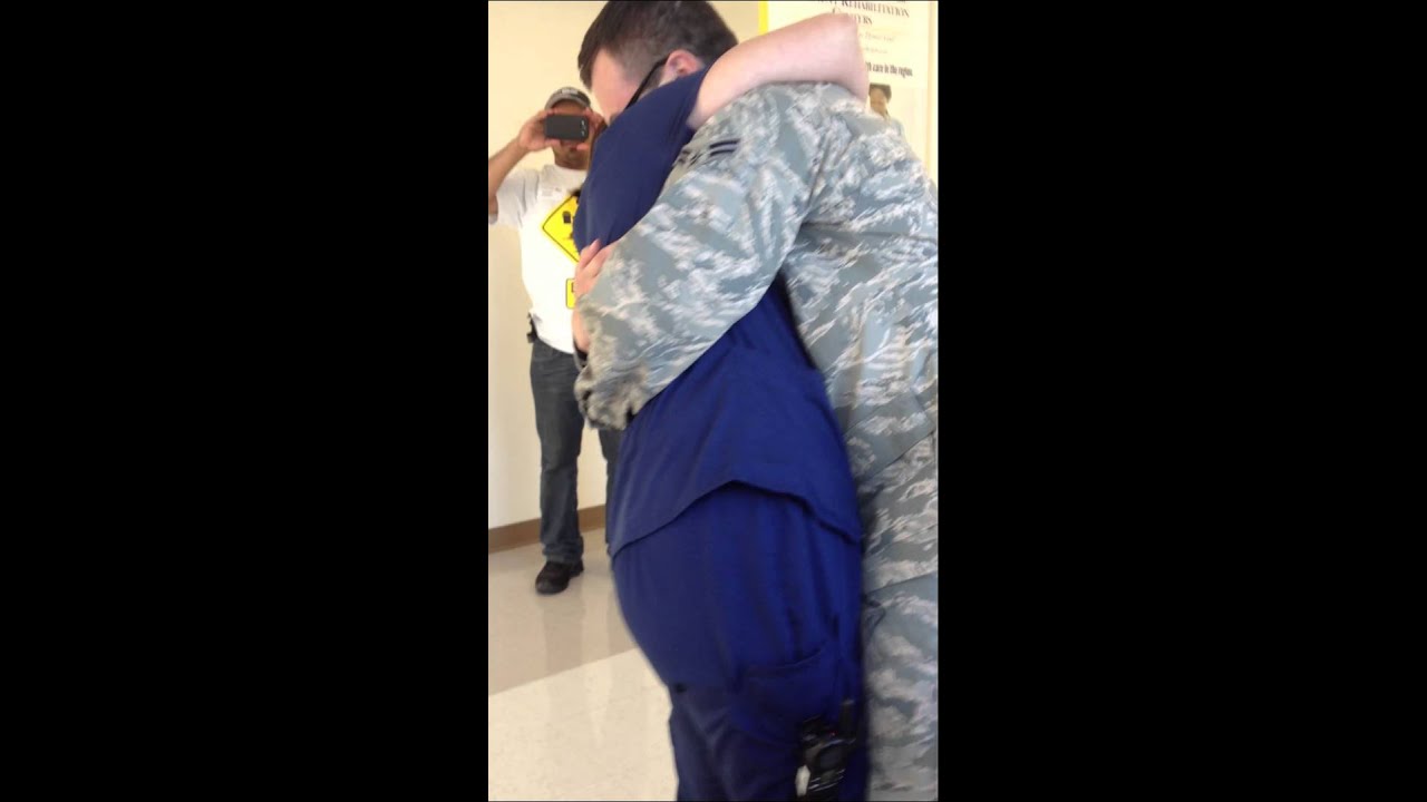 Airman Surprises Mom For Her Birthday Youtube