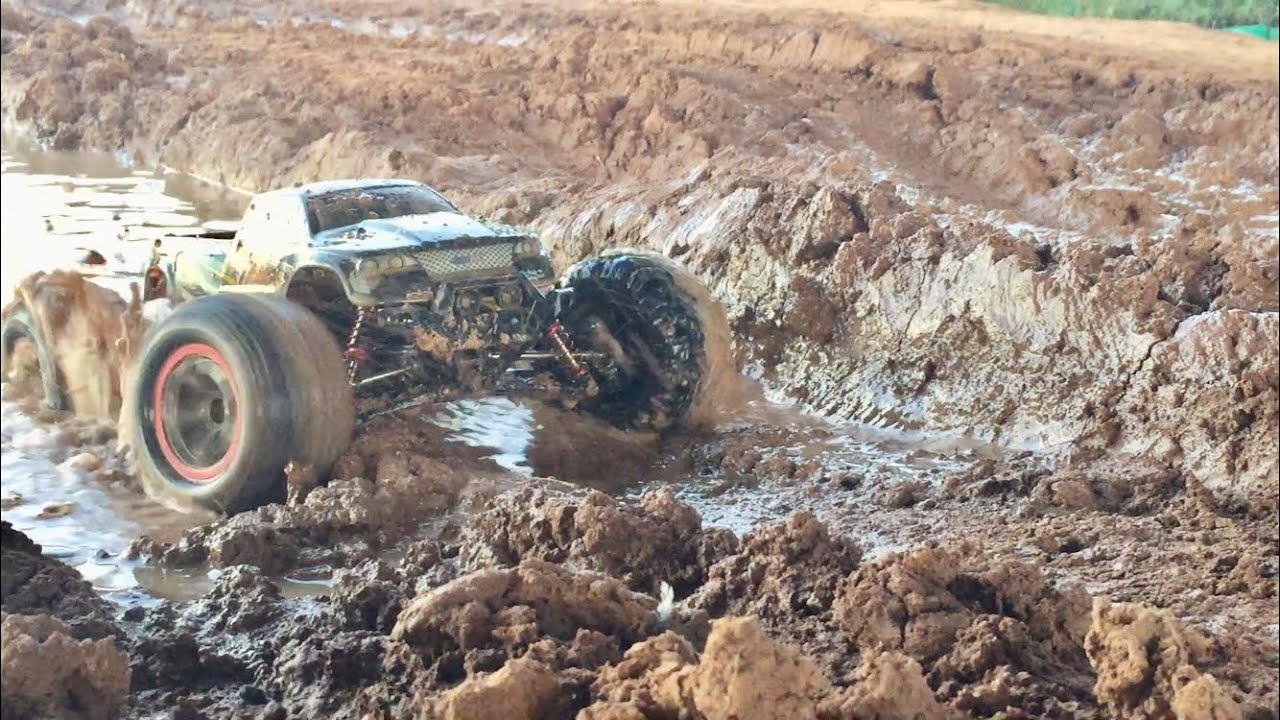 RC ADVENTURES OFF ROAD CARS IN MUD A ROCK CRAWLER 4WD HIGH SPEED SCALE ...