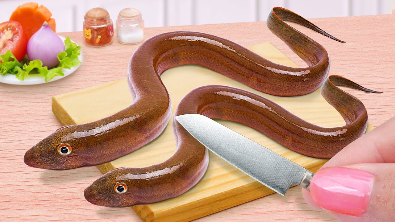 Best Japanese Seafood | Catching Eel with Eggs and Cooking Miniature Grilled Eel | Lucca Mini ...