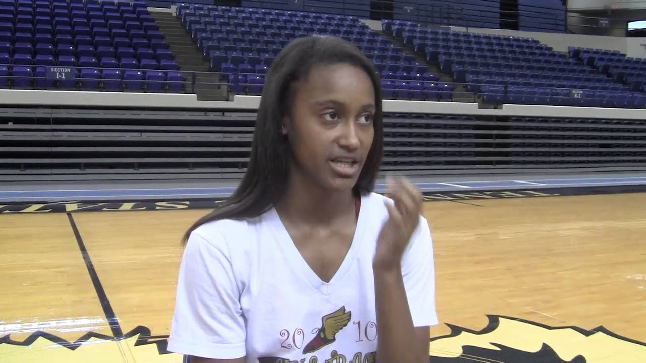 Off the Grid with Women's Basketball Player Imani Davis - YouTube