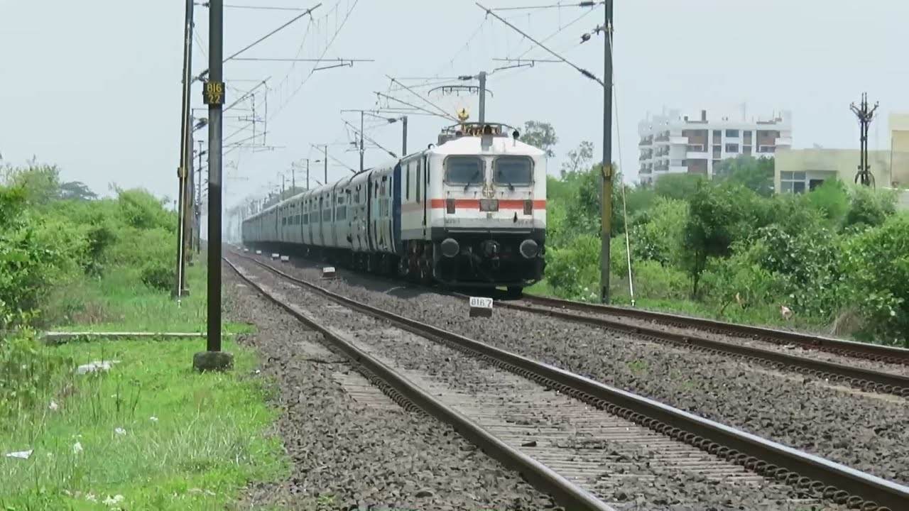 Forever A Legend : SCR King Andhra Pradesh (AP) Express Speeds Towards ...