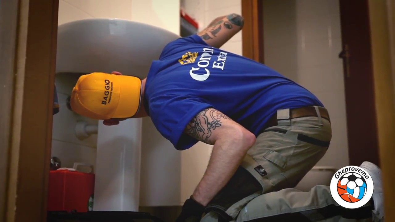 L'idraulico - YouTube