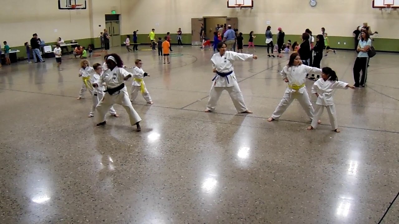 Demonstration at Verrado Grade School. - YouTube