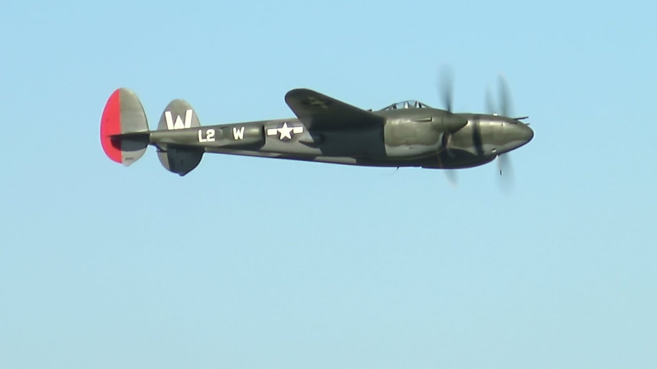 P-38 Lightning & P-51 Mustang at Oshkosh 2015 - Saturday - YouTube