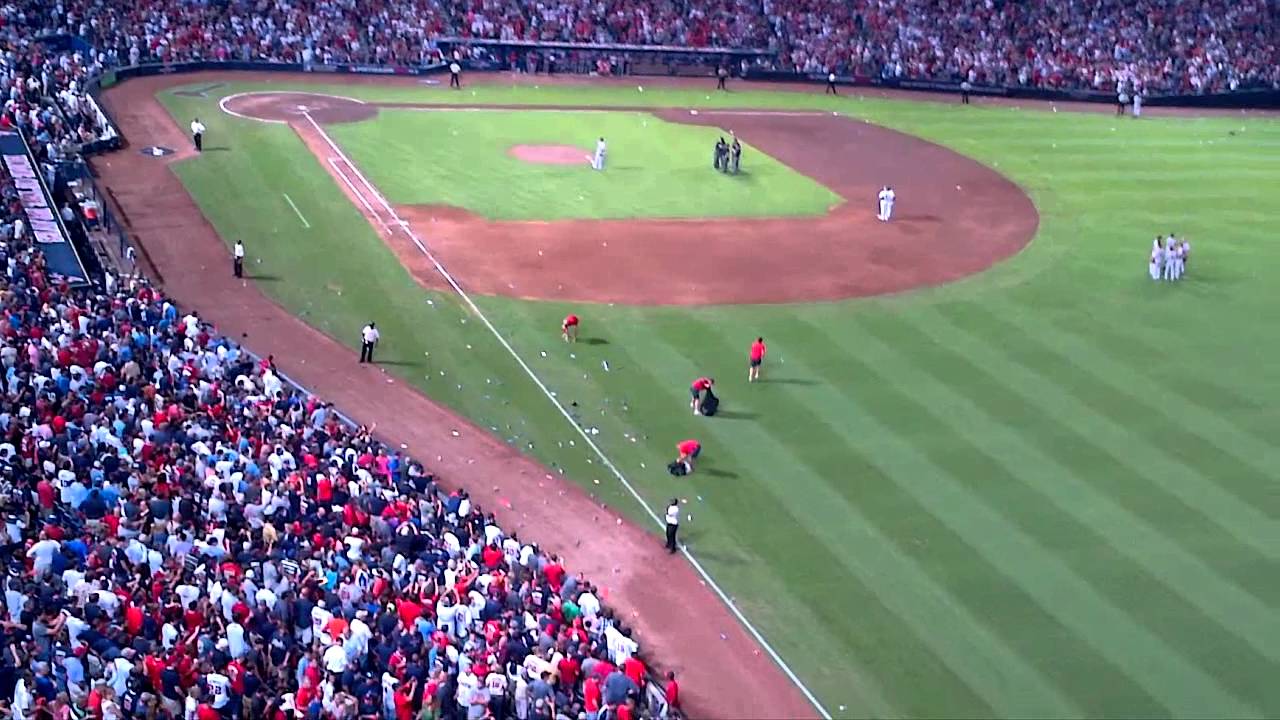 Angry Atlanta Braves fans go crazy - "Infield Fly" Wildcard Game ...