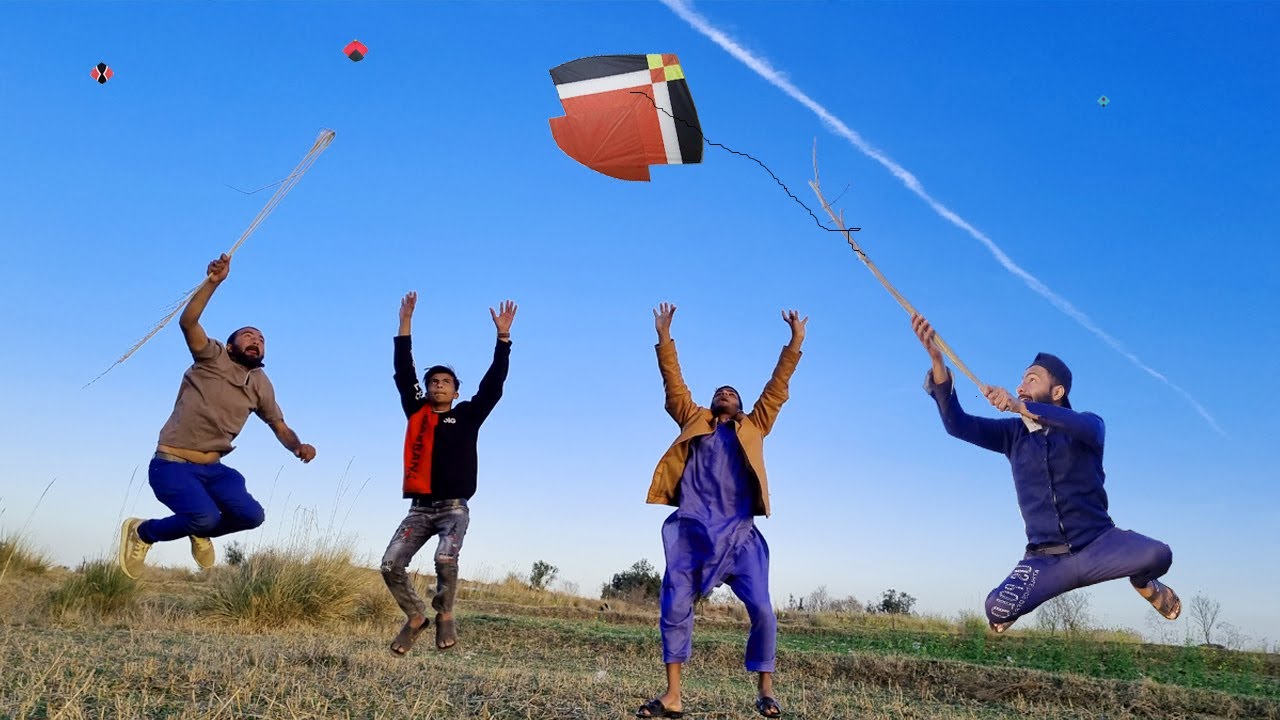 Kite Lootere Kite Catching Boys Kite Lootne Ka Best Tarika Kite Chor ...