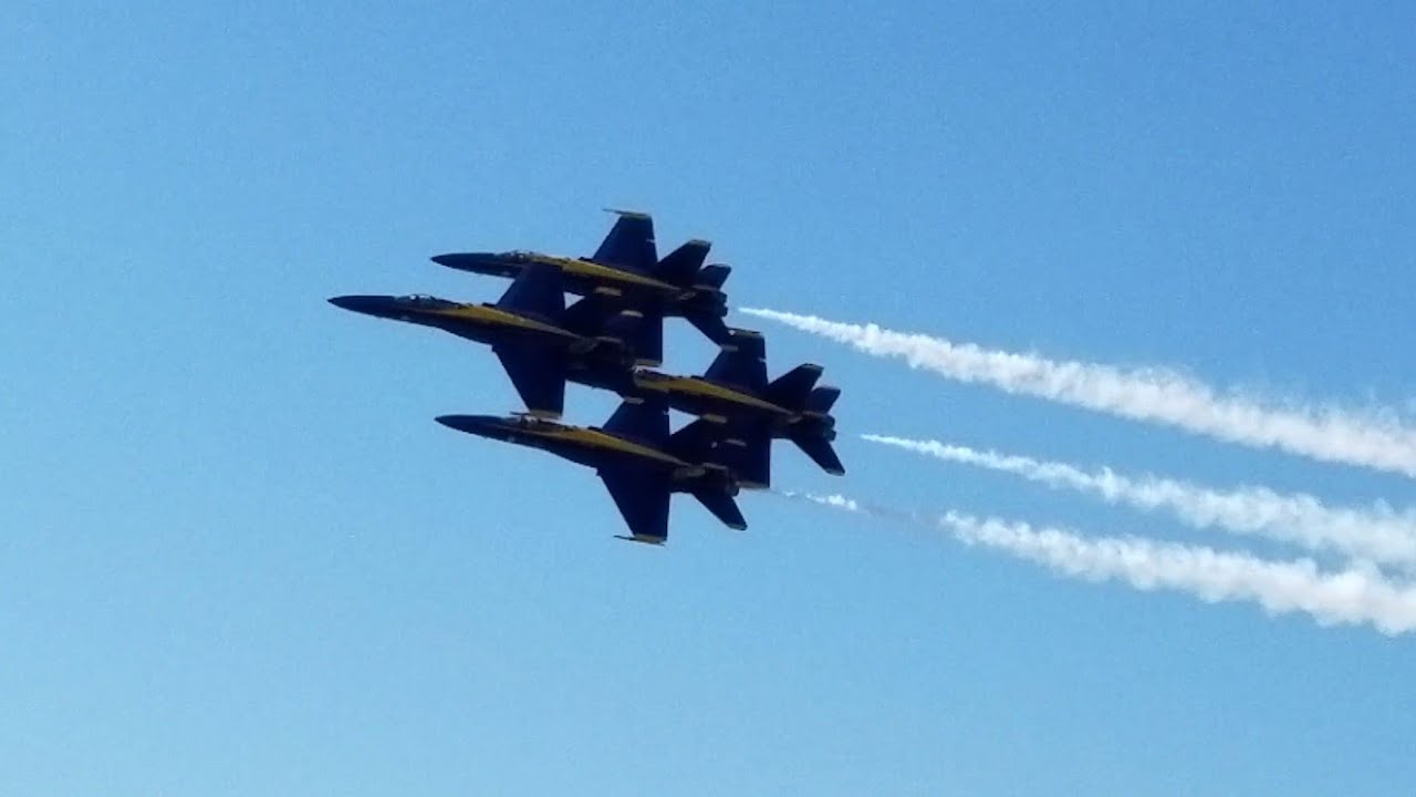 The Blue Angels Fighter Jets and Stunt Planes Air Show! - YouTube