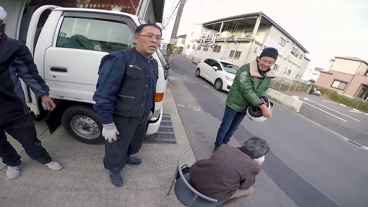 Helping a fallen granny - YouTube