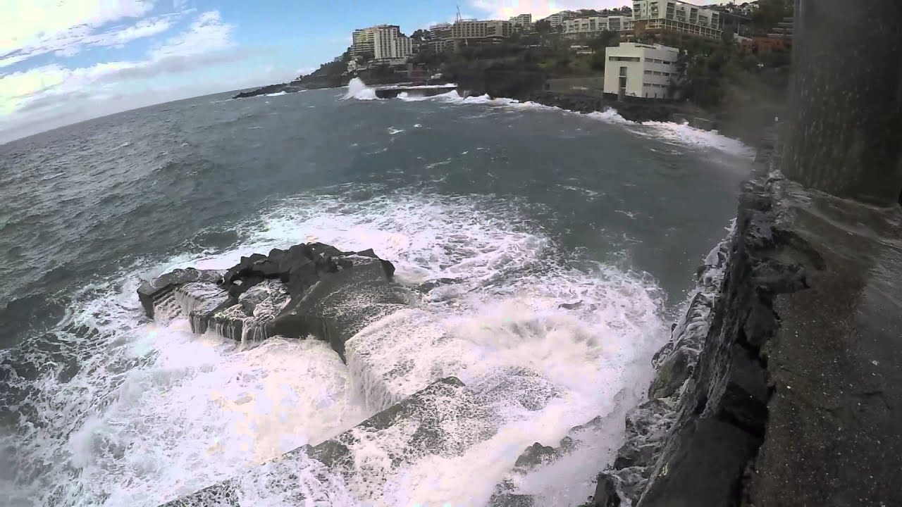 Big waves in Funchal, Madeira - YouTube