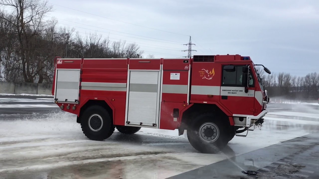 TATRA 815-7 4x4 - dobrovolní hasiči na smykové desce - SLOW MOTION ...