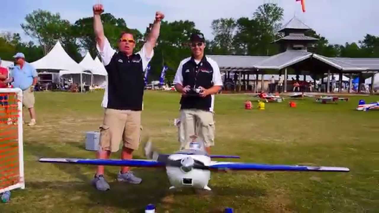 Flyinggiants.com Takes a Look at the 2014 Joe Nall - YouTube