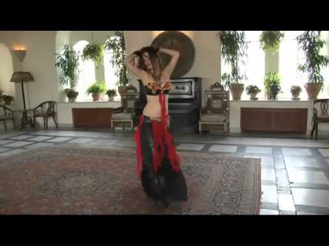 belly dancer stefania