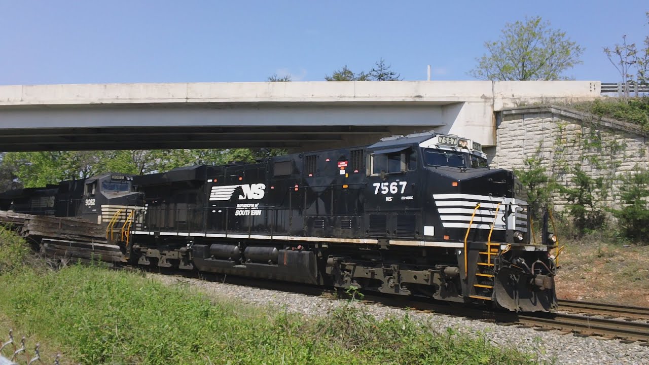 NS train 212 - Intermodal freight - Atlanta, GA to Croxton, NJ ...
