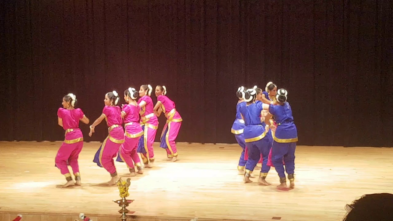 Commonwealth Sec School Indian Dance VCA 2018 - YouTube