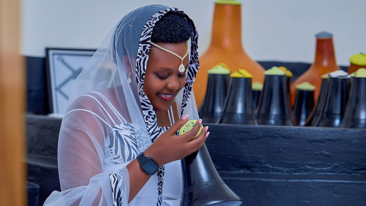 Enjugano za shedidi #bahima #ente #kuhingira - YouTube