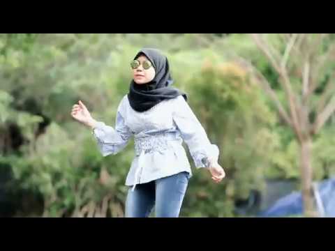 GOYANG TURUN NAIK ABG JILBAB CANTIK