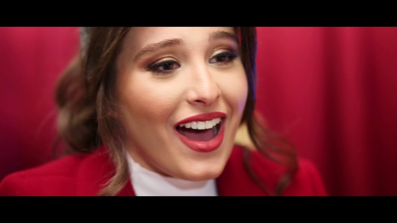 It's Christmas...Daisy Ghawi - YouTube