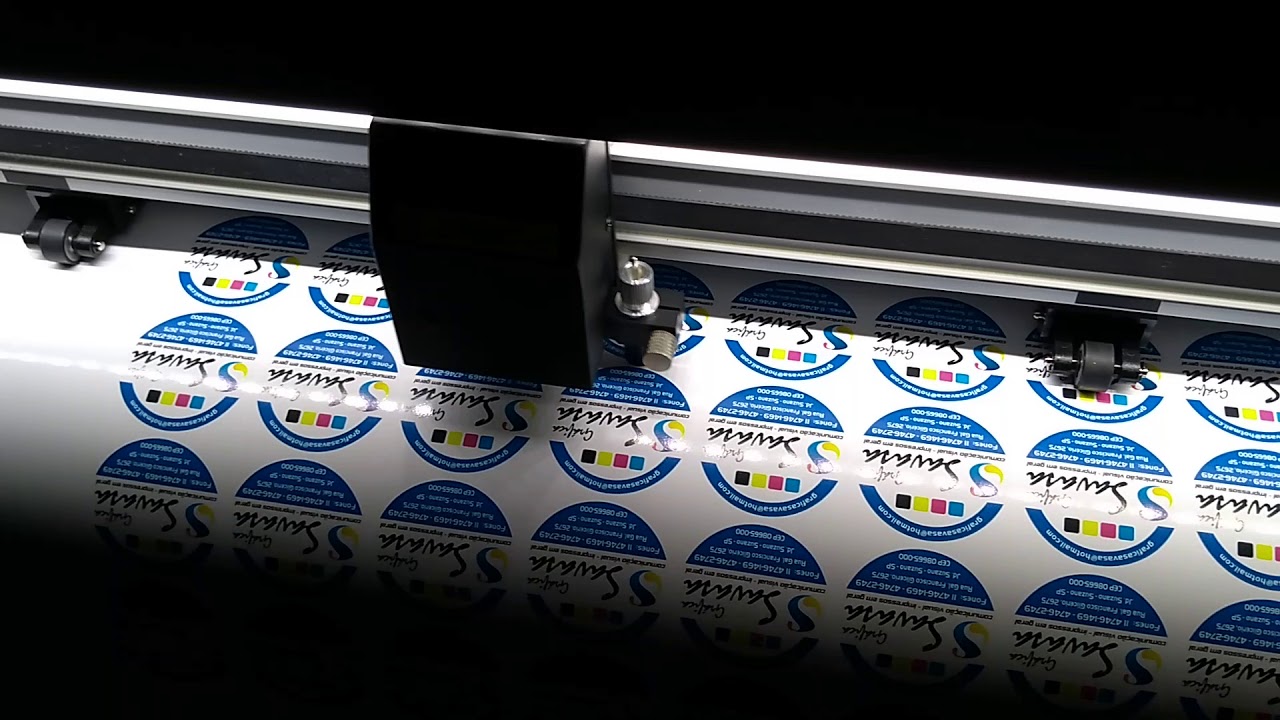Plotter bannercut trabalhando - YouTube
