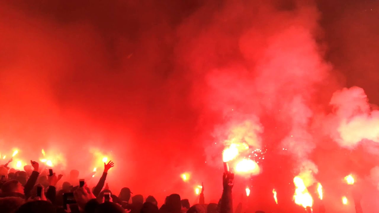 Pyro FCK away Brøndby stadion 1. December 2013 - YouTube