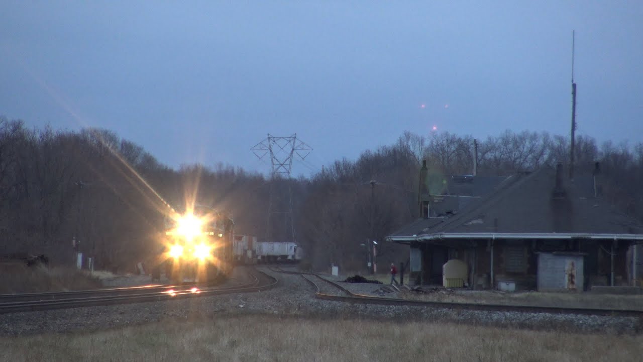 POWER MOVE! CSX 681 at Ashtabula (26DEC2015) - YouTube
