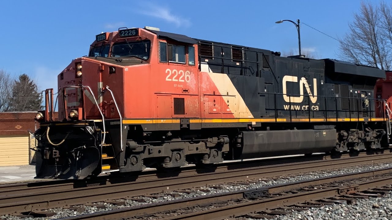 CSX B774-05 with CN 2226 Leading - YouTube