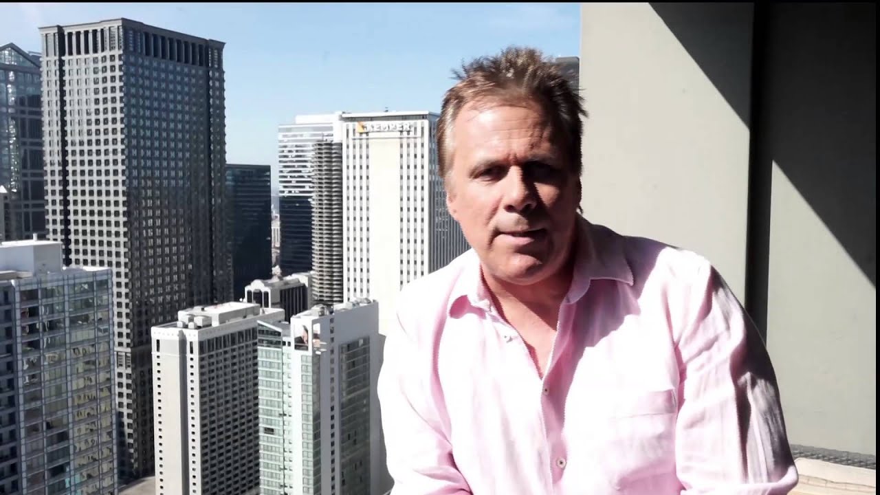 Richard Roeper Reviews "The Intern" - YouTube