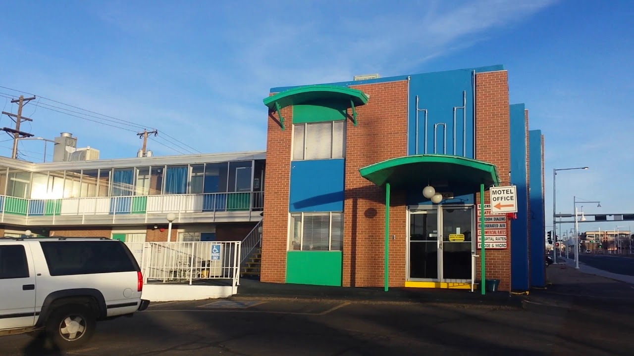 Breaking Bad Wendy's Crossroad Motel - YouTube