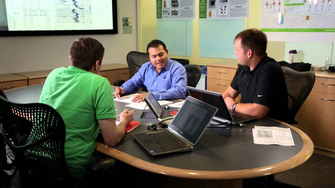 BP Graduate film - Manny, a drilling engineer - YouTube