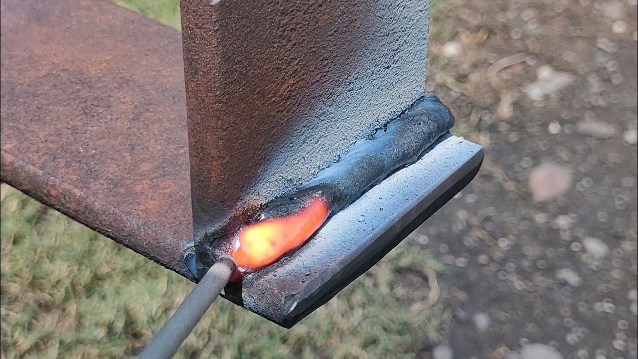 Rarely do people know the 2F welding technique on steel plates - YouTube