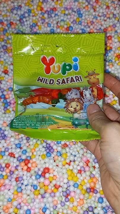 Mencari dan menemukan jajanan yupi wild safari didalam kardus #jajanan #jajan #huntingjajan ...