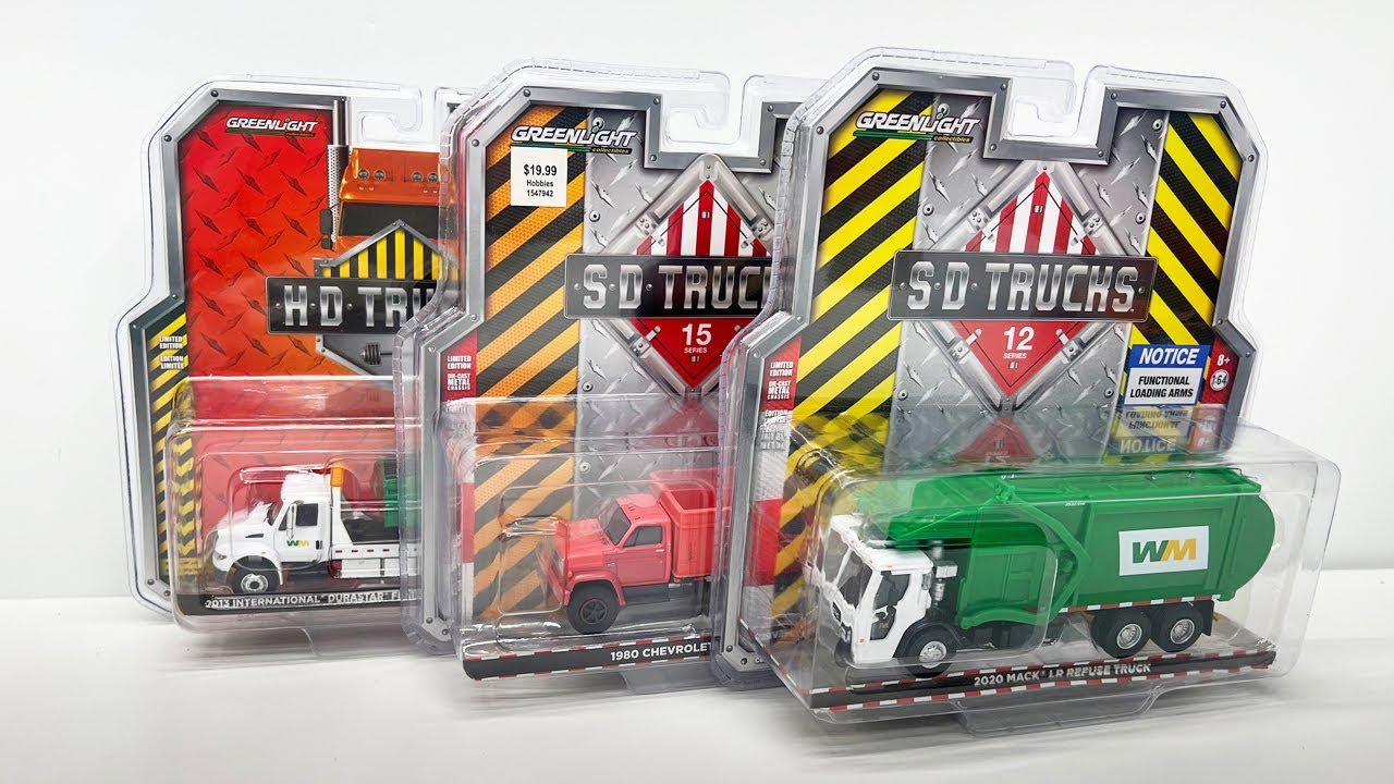 Unboxing Greenlight SD & HD Trucks: '80 Chevy C-70, Mack LR Refuse ...