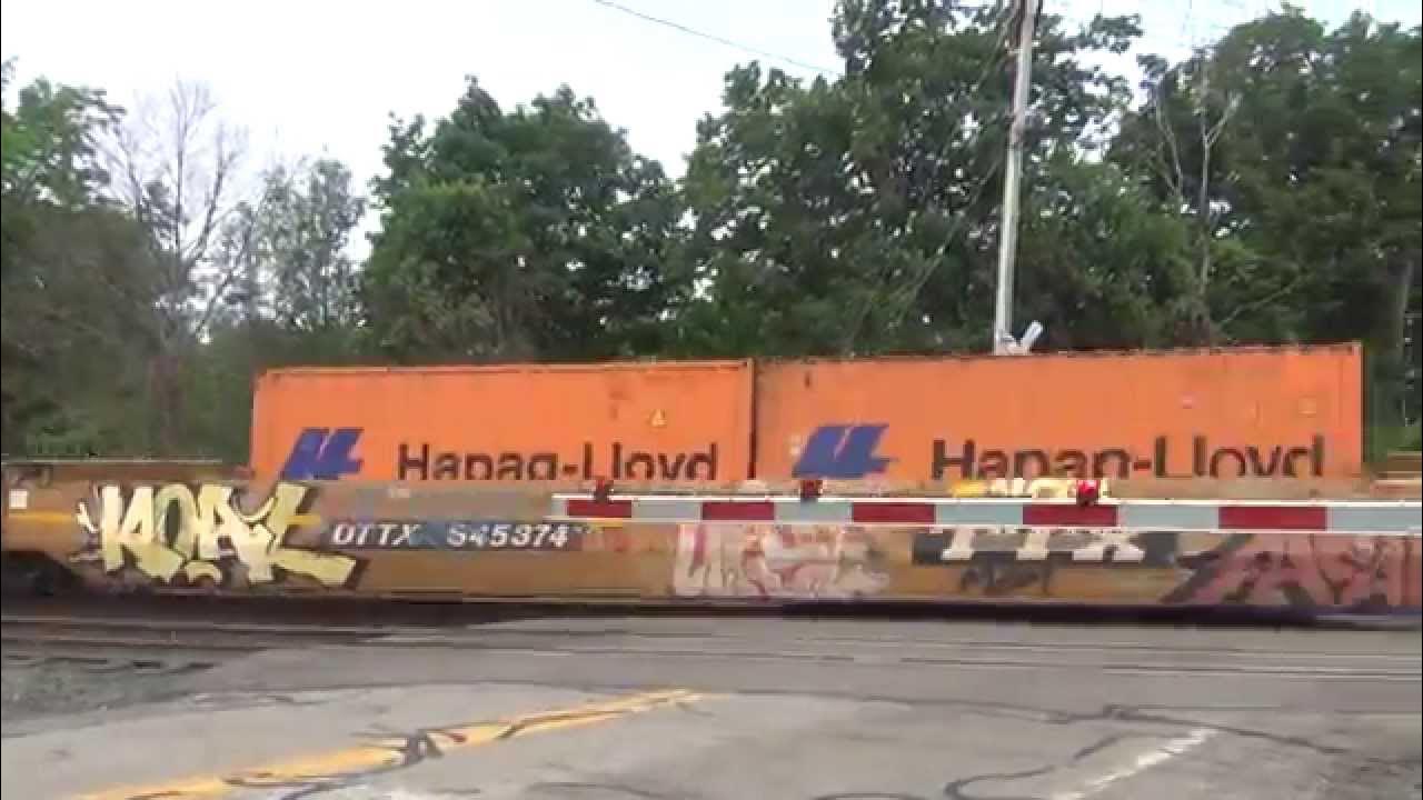 2 Canadian Pacific Engines Power CSX Q165 Train - YouTube