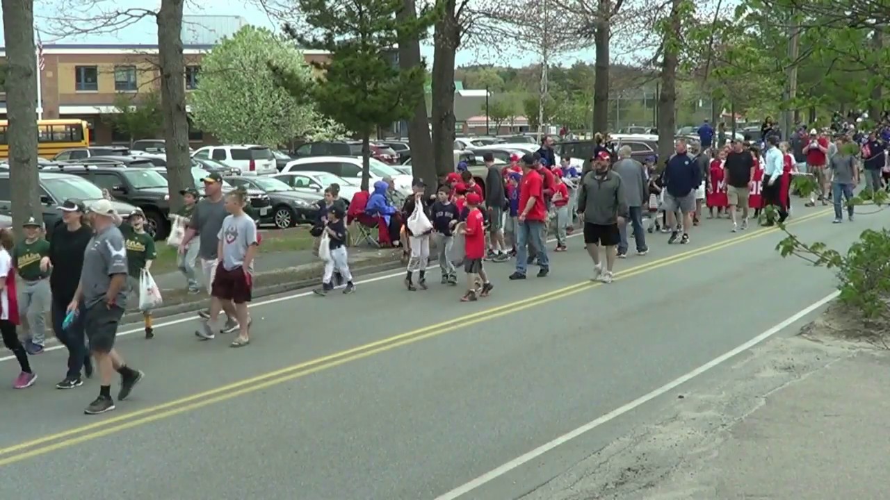 2018 Holliston Youth Baseball and Softball Parade - YouTube