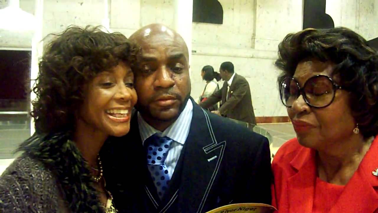 Rev. Calvin Carson honors MARGARET AVERY (SHUG) - YouTube