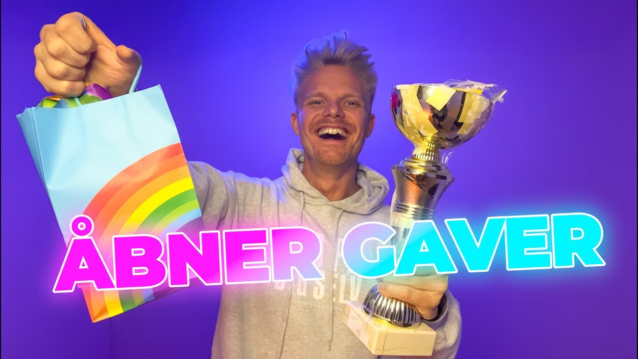 Åbner gaver på live ! 🤩🎁 - YouTube