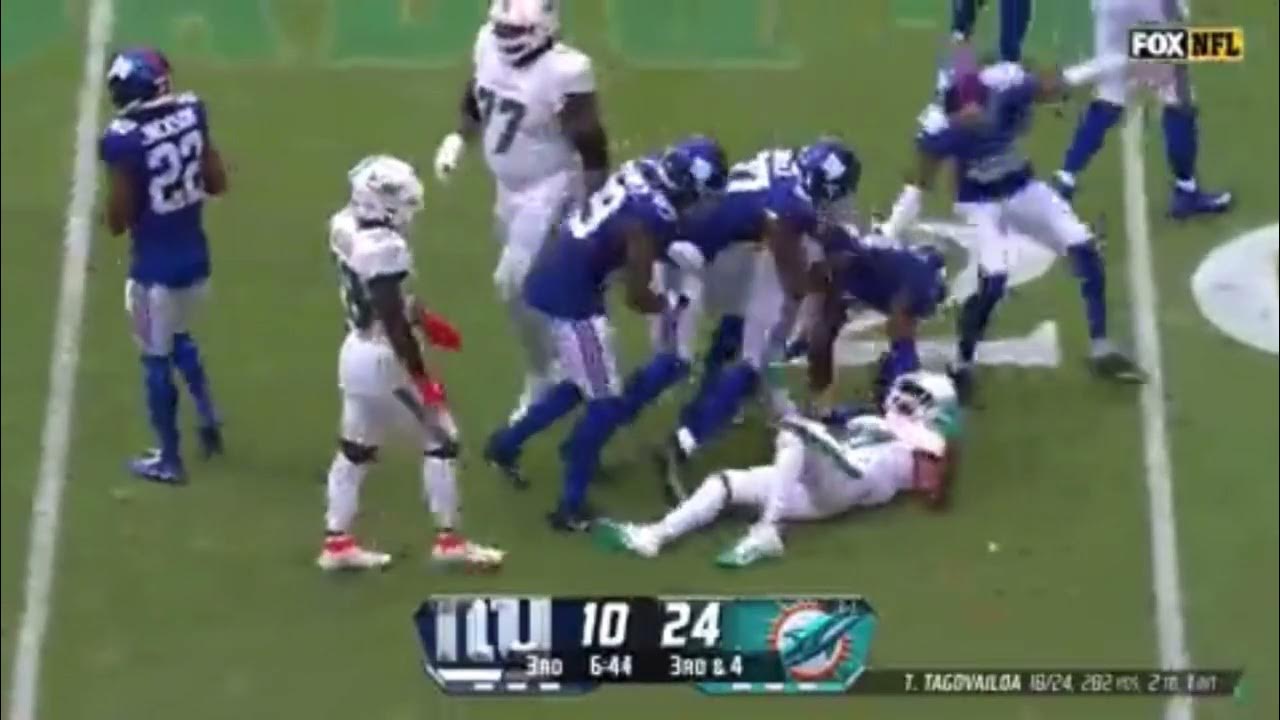 Tua Tagovailoa Throws Interception to Bobby Okereke | Giants vs Dolphins - YouTube