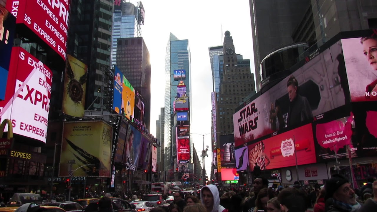 CHRISTMAS IN TIMES SQUARE!! - YouTube