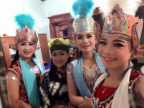 (GONDANGKELI) Tari topeng & Lengger Putra Budaya Wonosobo - YouTube