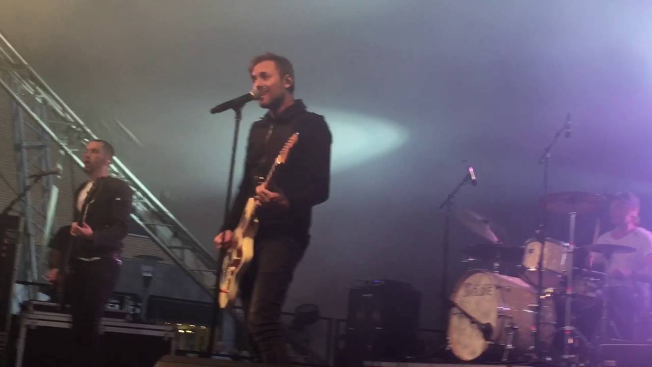 Johnny Deluxe koncert i Nørresundby ~ Joanna - YouTube Music