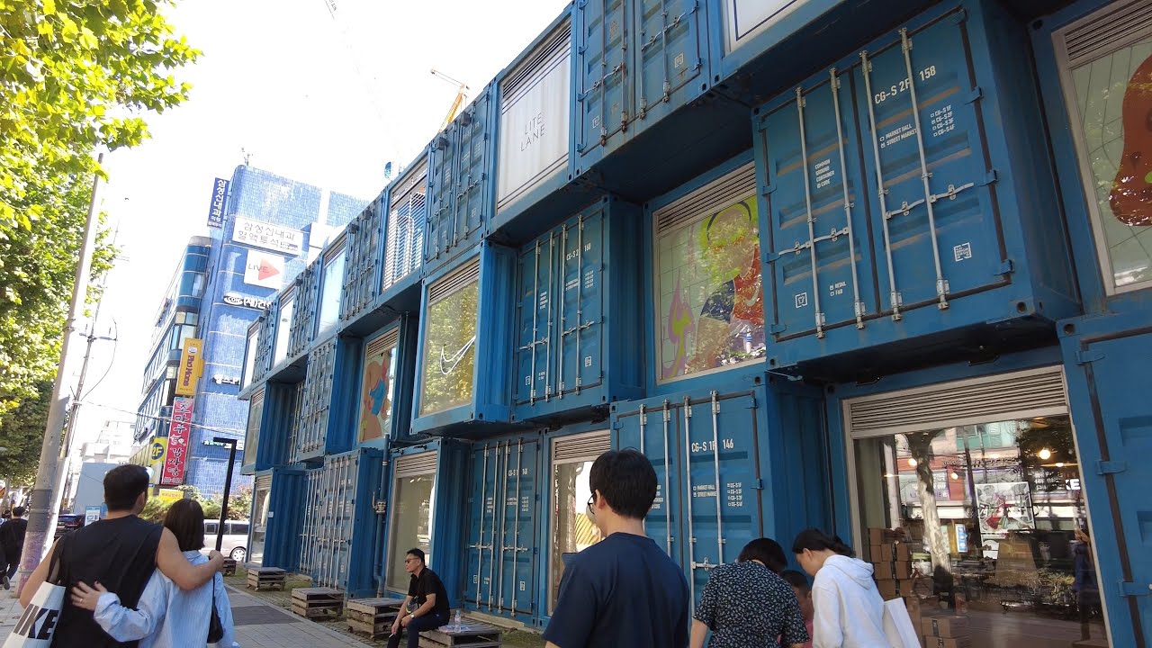 SEOUL - Seongsu-dong & Kondae, Common Ground Container Mall - YouTube