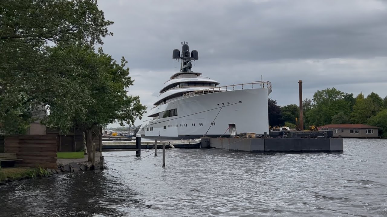 Feadship’s 100m / 328ft Project 824 @ Royal van Lent shipyard ...