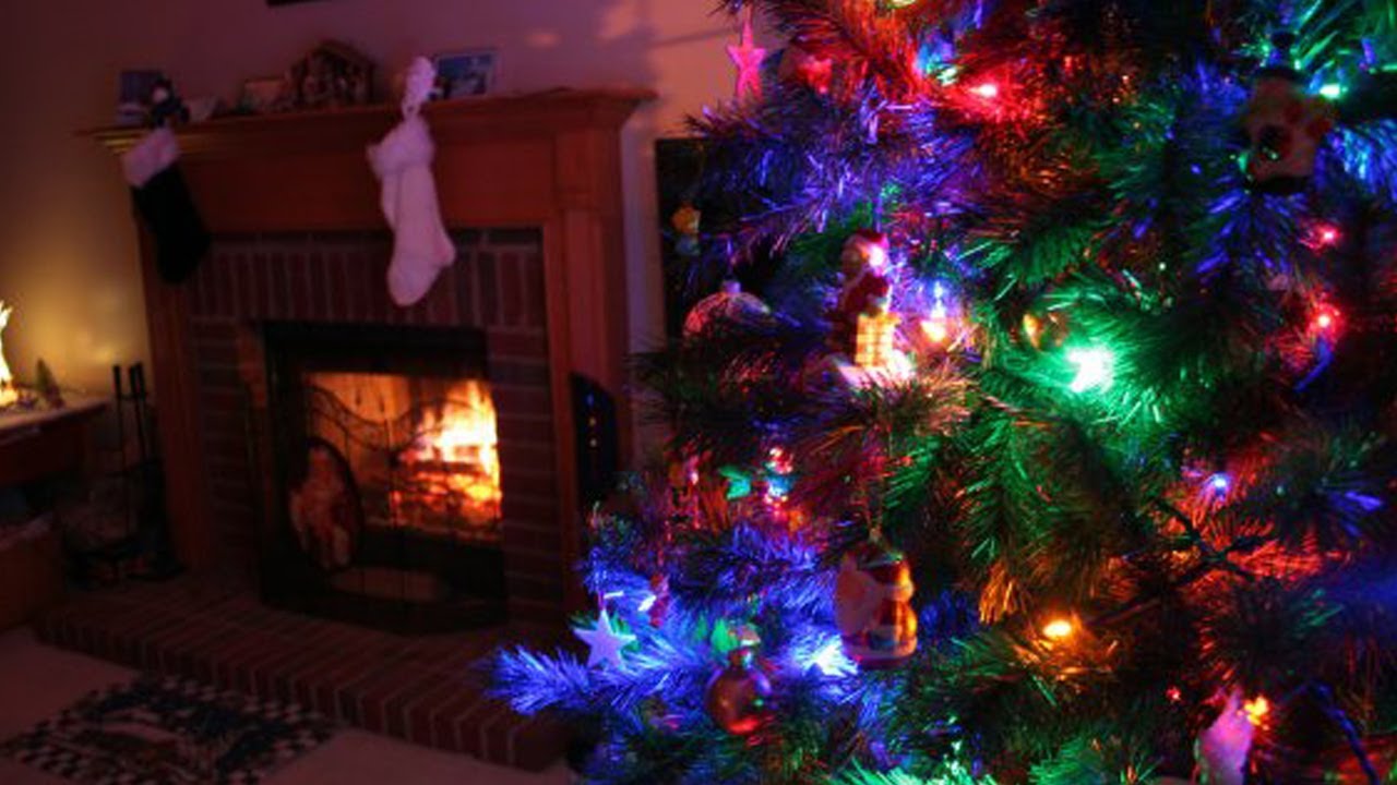 Matt and Monica read a bot's Hallmark Christmas movie script - YouTube