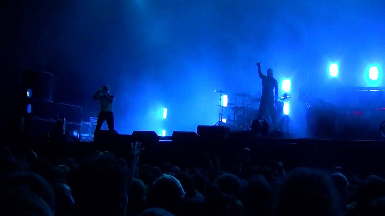 The Prodigy - Voodoo People (Live) @ Frequency festival 2015 - YouTube