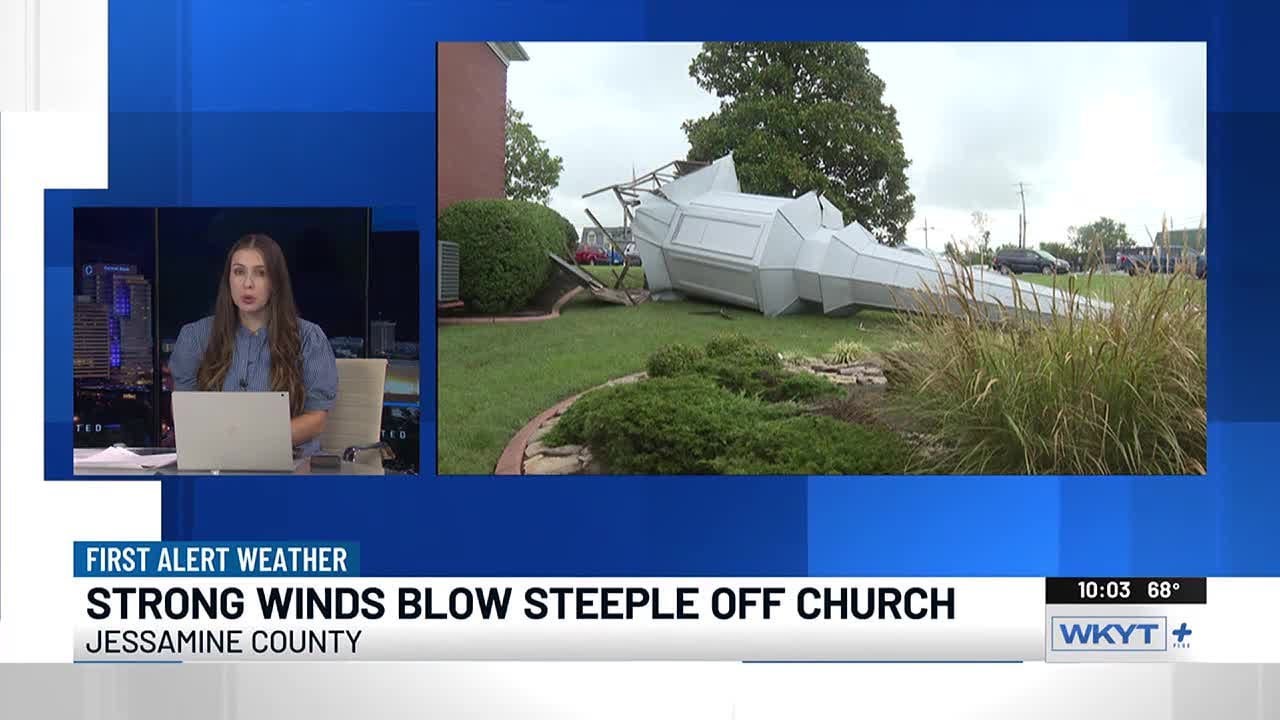 Church building loses historic steeple in storm - YouTube