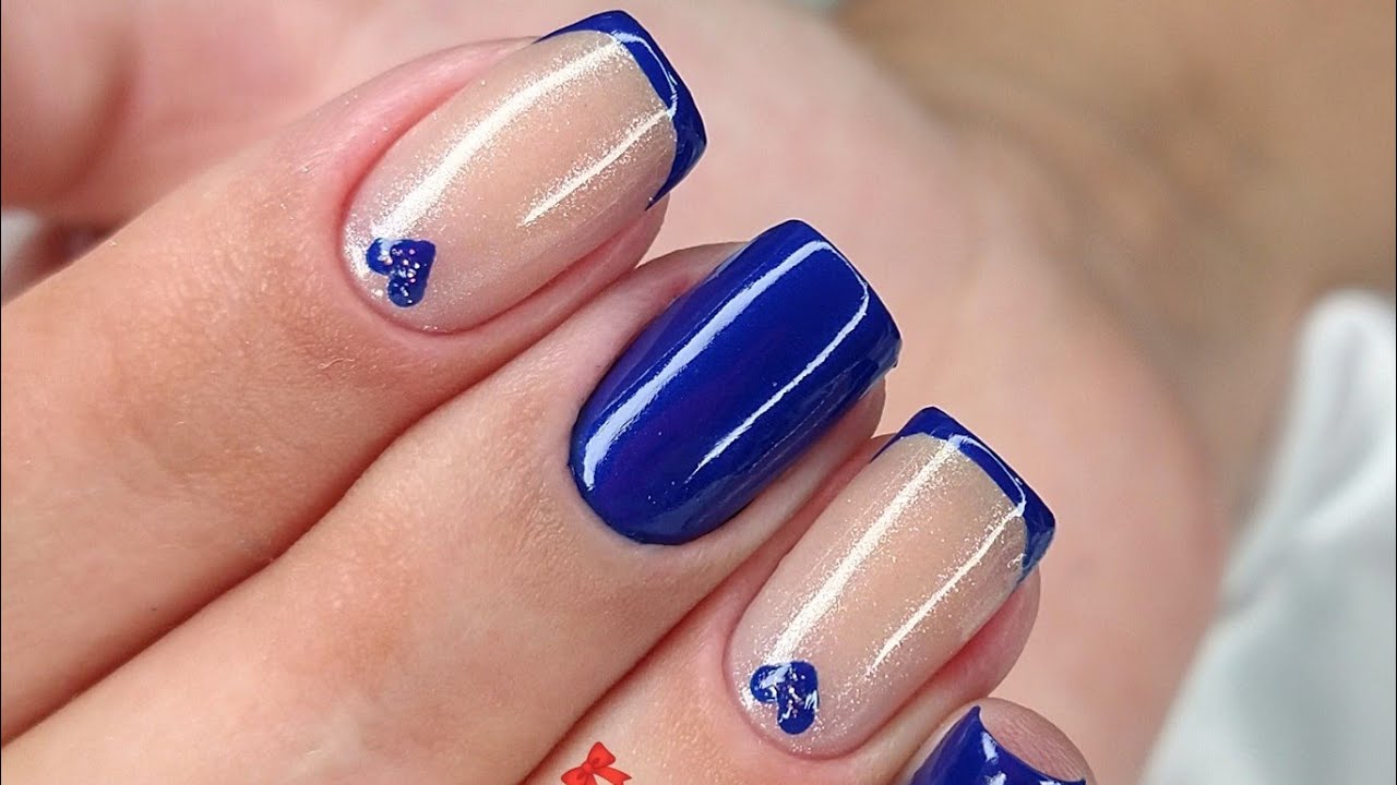 unhas decoradas - azul maravilhoso nas unhas com decoração delicada ...