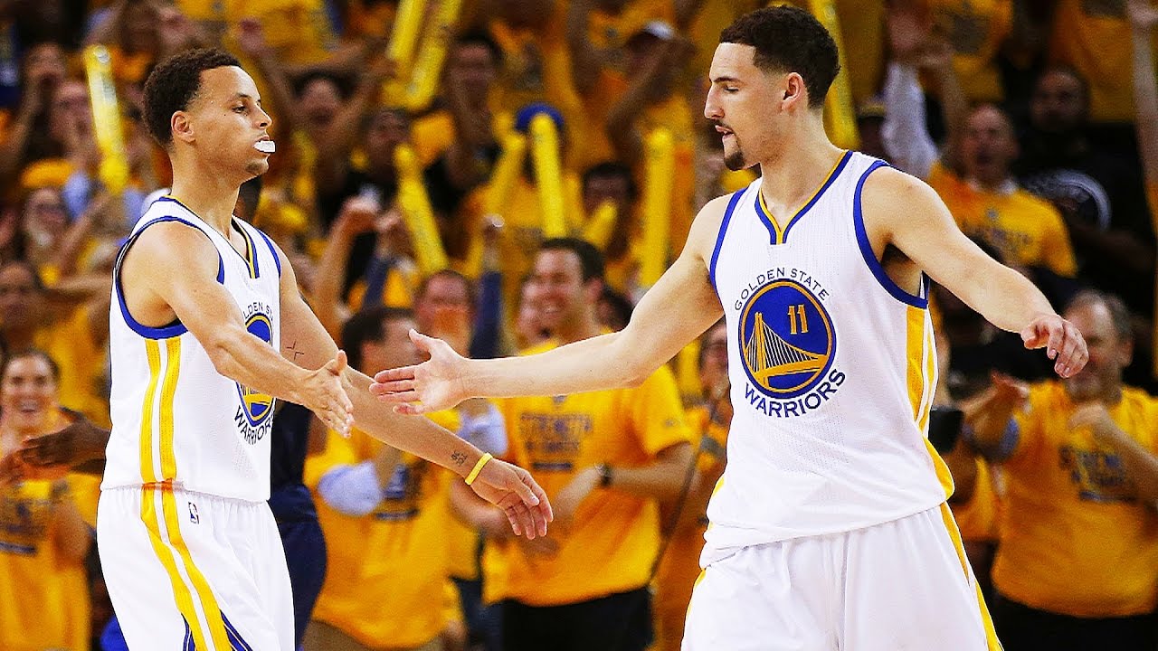 STEPHEN CURRY FIGHTS KLAY THOMPSON! - YouTube