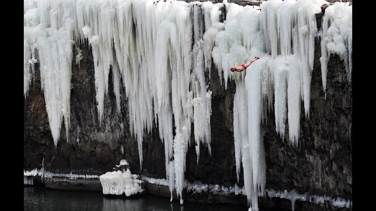 Leap of faith: Meet China's 60-year-old waterfall diver - YouTube