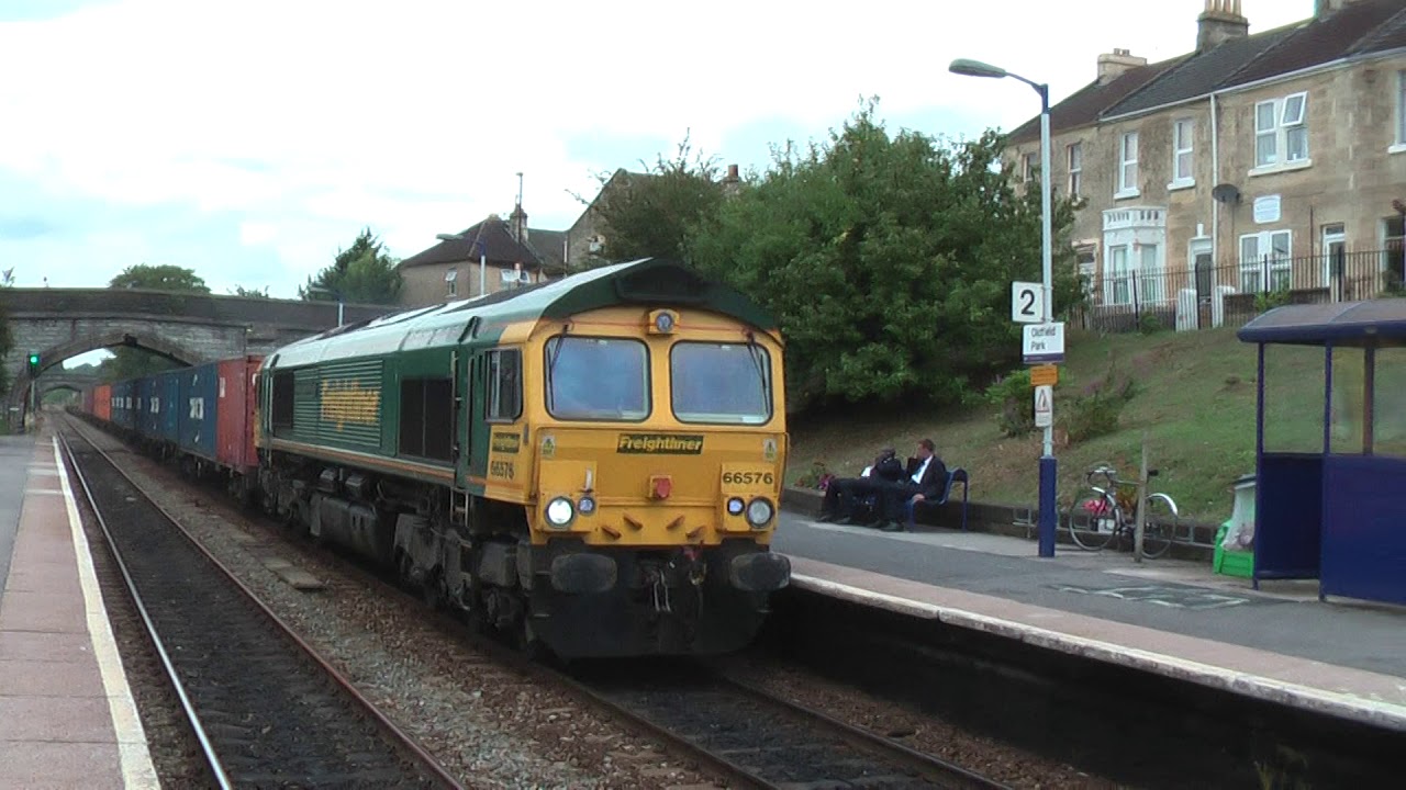Freightliner Class 66 no: 66576 @ Oldfield Park {2010}. - YouTube